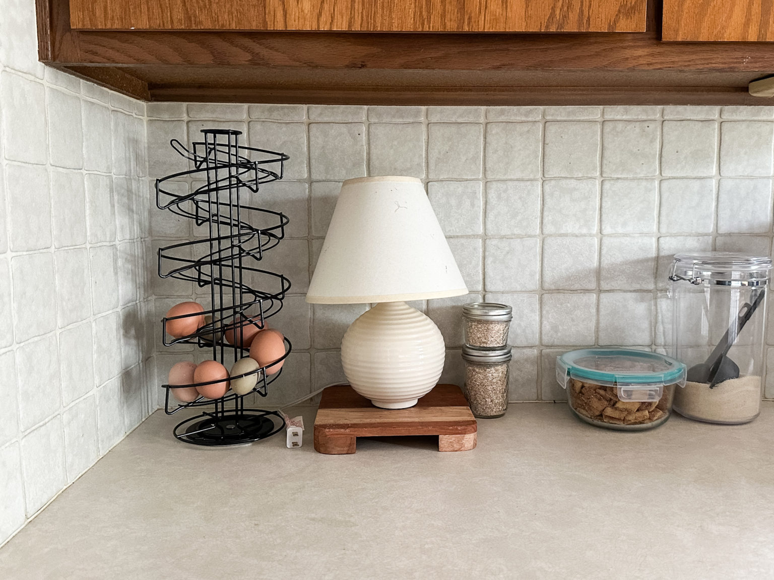 A Complete Lamp Makeover with A Pleated Lamp Shade Tutorial - kmdcreates